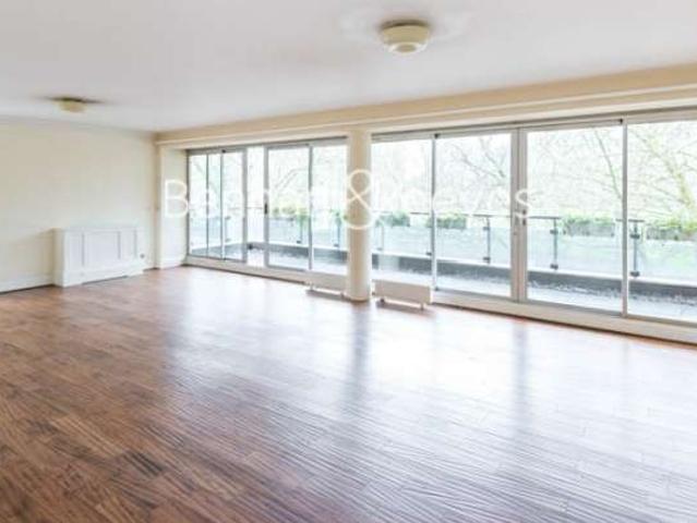 4 Bedroom Apartment Flat