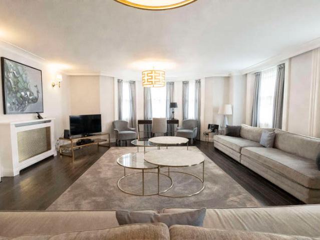 4 Bedroom Apartment Flat