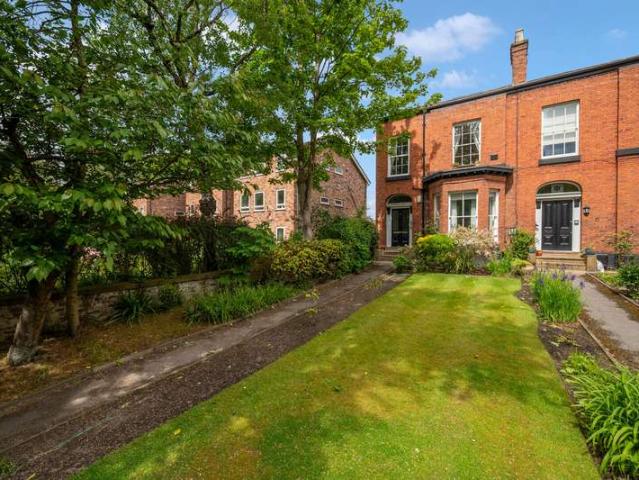 4 Bedroom Apartment Flat