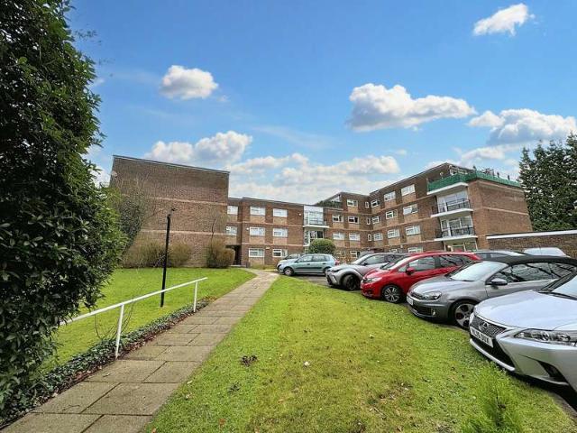 4 Bedroom Apartment Flat