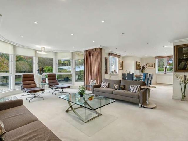 4 Bedroom Apartment Flat