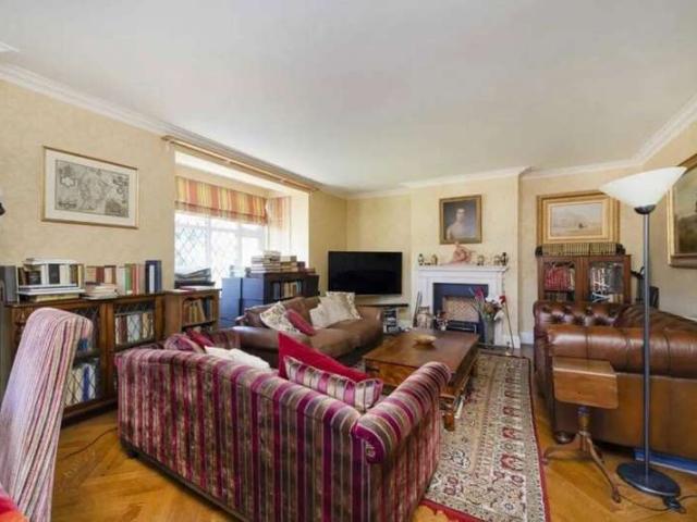 4 Bedroom Apartment Flat