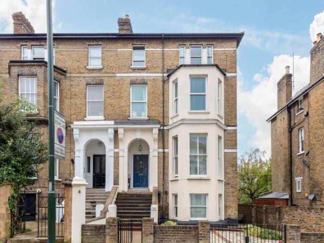 4 Bedroom Apartment Flat
