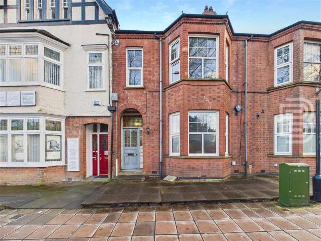 4 Bedroom Apartment Flat