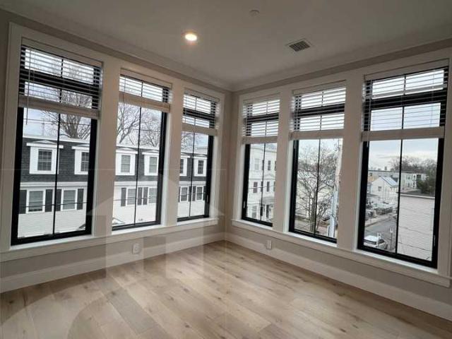 4 Bedroom Apartment for Rent at 157 Everett St #302, Boston, MA 02134 North Allston