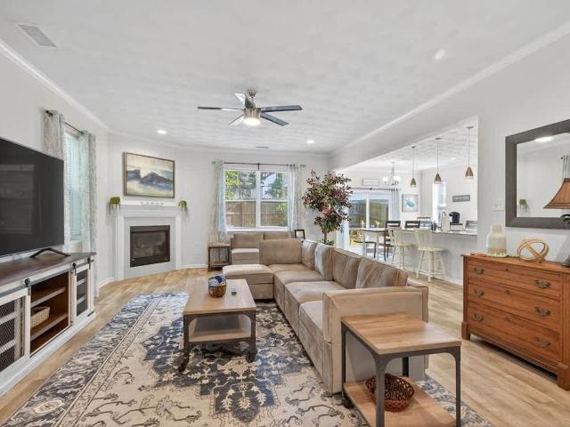4 Bedroom Apartment for Rent at 1100 Virgilina Ave #1328009P, Norfolk, VA 23503 Bay View