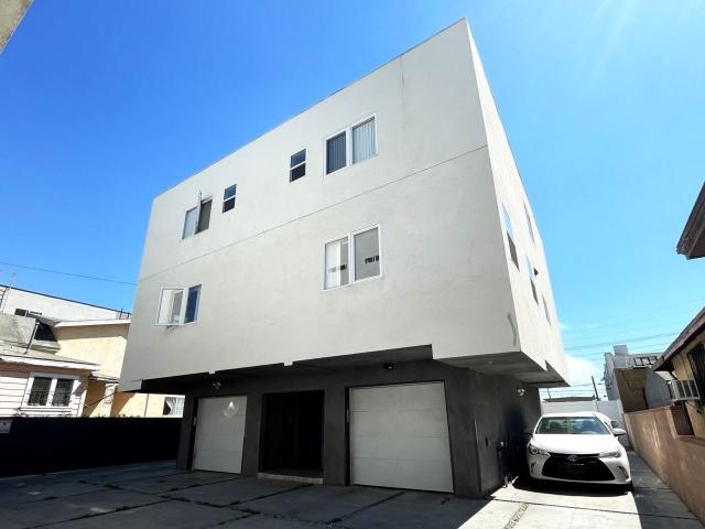 4 Bedroom Apartment for Rent at 122 East 29th Street #1, Los Angeles, CA 90011 South Central LA