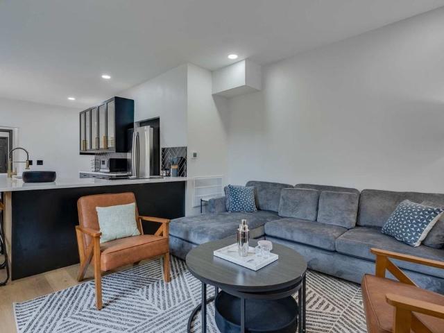4 Bedroom Apartment for Rent at 1279 Indianola Ave #1407029P, Columbus, OH 43201 Weinland Park