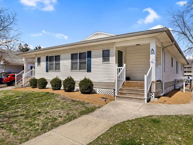 4 Bedroom Apartment for Rent at 206 W William St, Champaign, IL 61820 Clark