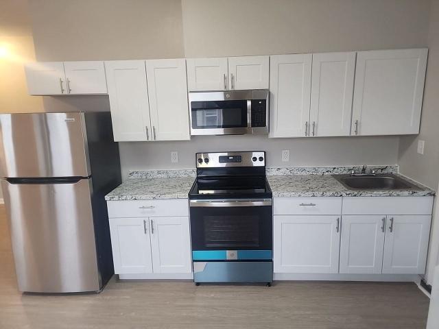 4 Bedroom Apartment for Rent at 43 Franklin Ave, Hartford, CT 06114 Barry Square