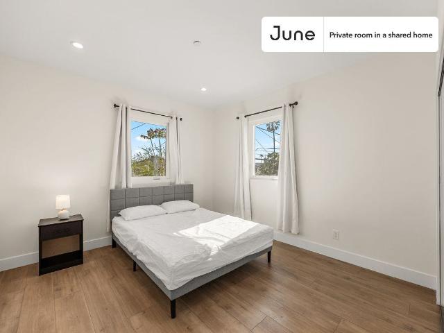 4 Bedroom Apartment for Rent at 5637 Riverton Ave #C, Los Angeles, CA 91601 Mid Town North Hollywood