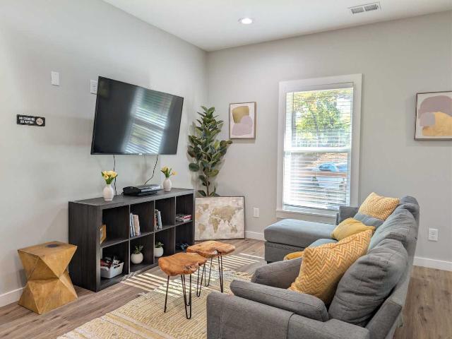 4 Bedroom Apartment for Rent at 5 Evelyn Way Nw #B, Atlanta, GA 30318 Grove Park