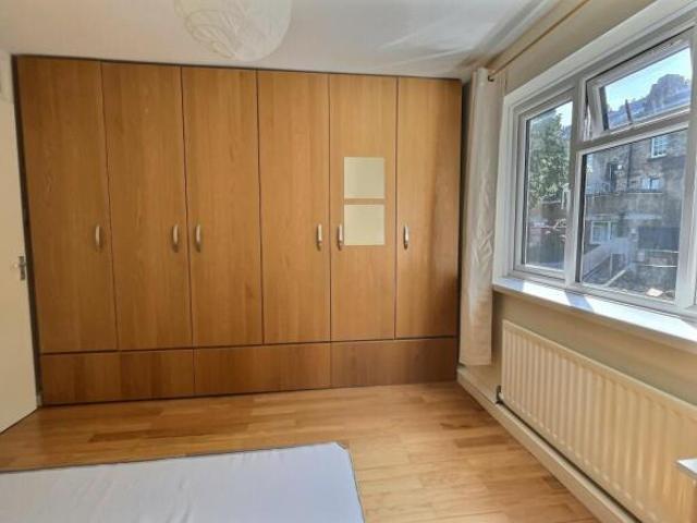 4 bedroom apartment for rent in Mandela Street, Oval, London, SW9