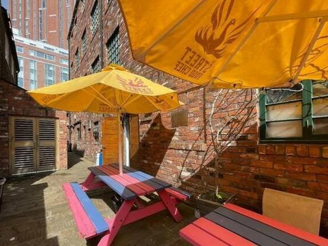 4 bedroom apartment for rent in Apartment 3 Lion Works S1
