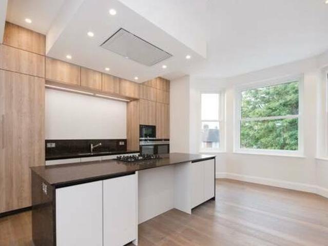 4 bedroom apartment for rent in Arkwright Road Hampstead London NW3