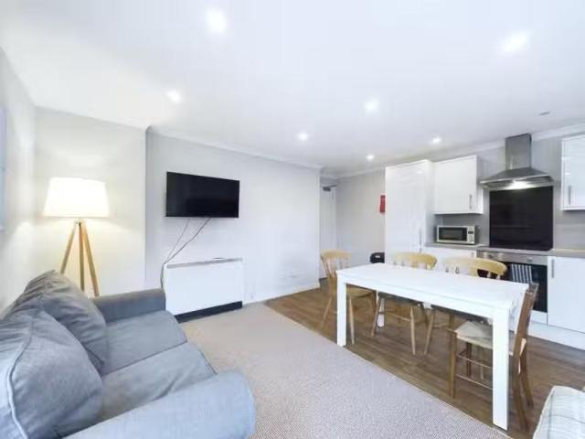 4 bedroom apartment for rent in Blandfield, Bonnington, Edinbu.
