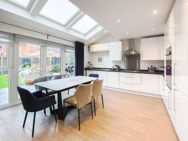 4 bedroom apartment for rent in Broughton, Manchester
