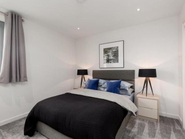 4 bedroom apartment for rent in Canal Walk Edinburgh EH3