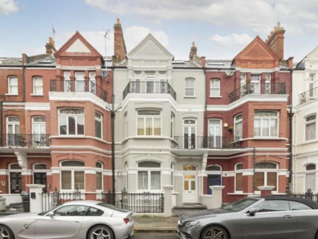 4 bedroom apartment for rent in Castletown Road, W14