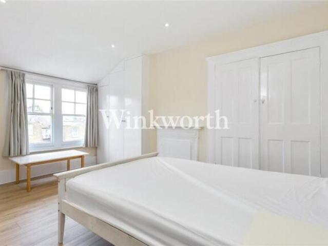4 bedroom apartment for rent in Cavendish Road, London, N4