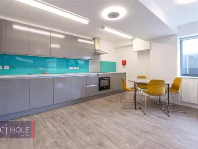 4 bedroom apartment for rent in Cheswick Campus, The Square, L.