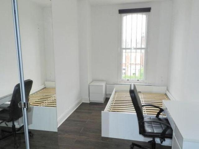 4 bedroom apartment for rent in Clarendon Road, Leeds, LS2