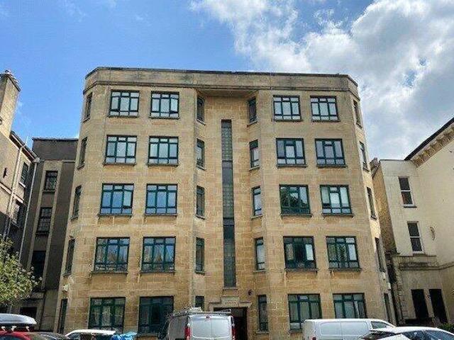 4 Bedroom Apartment For Rent In Clifton, Bristol