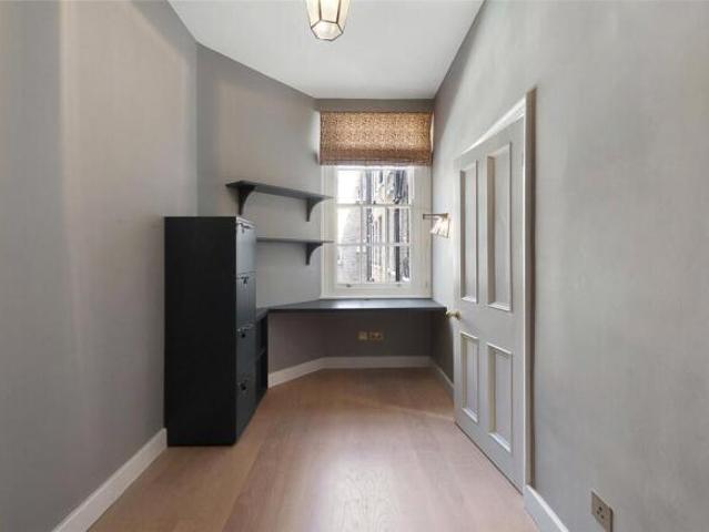 4 bedroom apartment for rent in Coleherne Court, Redcliffe Gardens, London, SW5