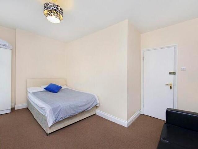 4 bedroom apartment for rent in Copenhagen Street, King's Cross, London, N1
