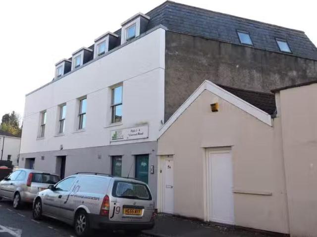 4 bedroom apartment for rent in Cromwell Road, St Andrews, Bri.