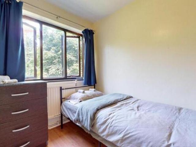 4 bedroom apartment for rent in Dalmeny Avenue, London, N7