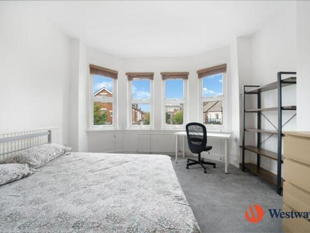 4 bedroom apartment for rent in Elm Grove, London, NW2