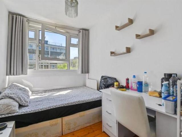 4 bedroom apartment for rent in Eric Street, London, E3