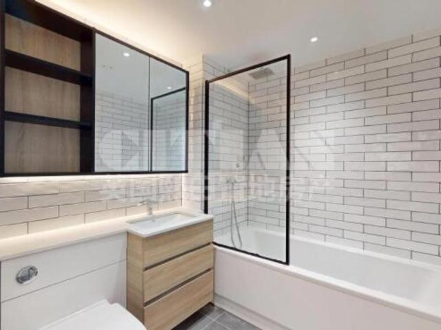4 bedroom apartment for rent in Fairbank House, 13 Beaufort Sq, Colindale, London, NW9