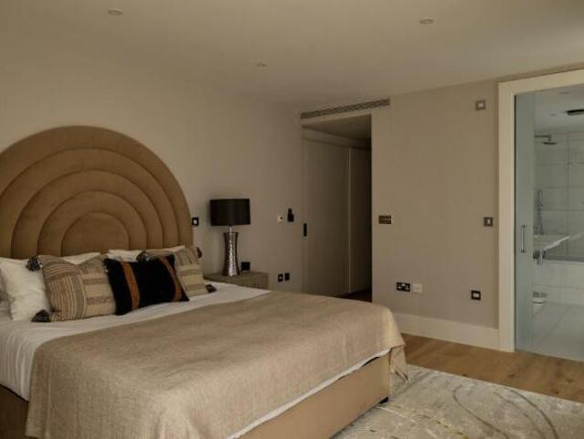 4 bedroom apartment for rent in Flat 77, 219 Baker Street, London, NW1