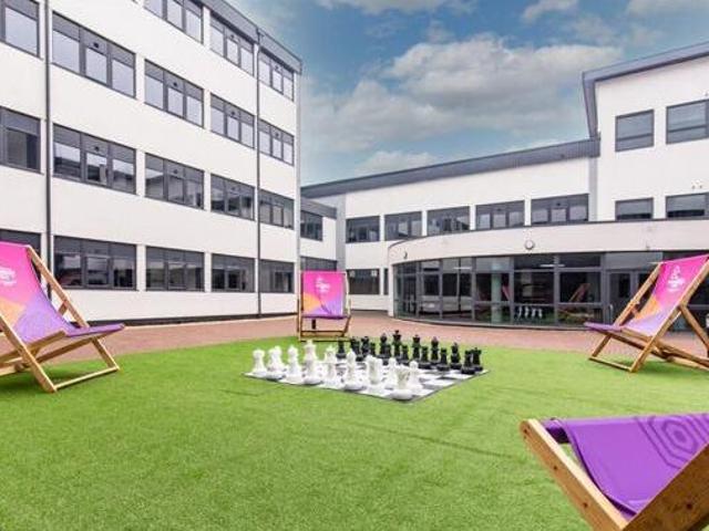 4 Bedroom Apartment For Rent In Graduation House