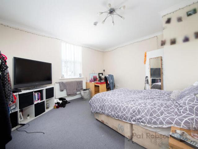 4 bedroom apartment for rent in Heaton Road, Heaton, Newcastle Upon Tyne, NE6