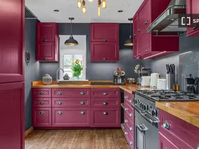 4 bedroom apartment for rent in Hertford