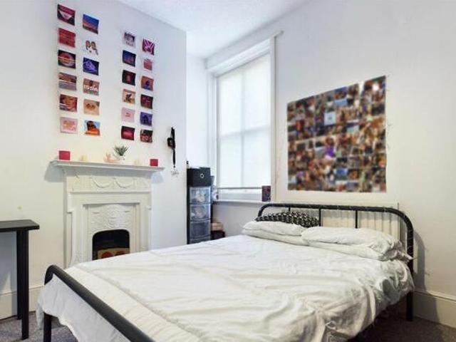4 Bedroom Apartment For Rent In Hove, East Sussex