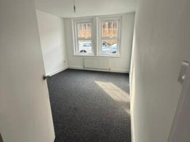 4 bedroom apartment for rent in Jebb Avenue, London, SW2