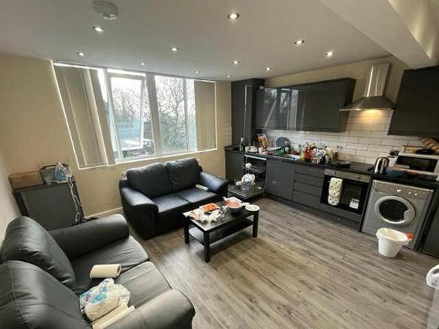 4 Bedroom Apartment For Rent In Leeds, West Yorkshire