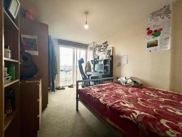 4 bedroom apartment for rent in Level Apartments, BS1