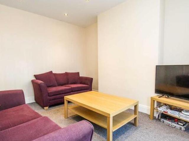4 Bedroom Apartment For Rent In London