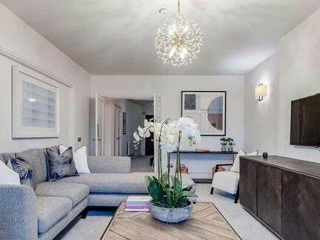 4 Bedroom Apartment For Rent In London