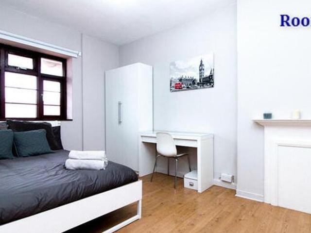 4 Bedroom Apartment For Rent In London