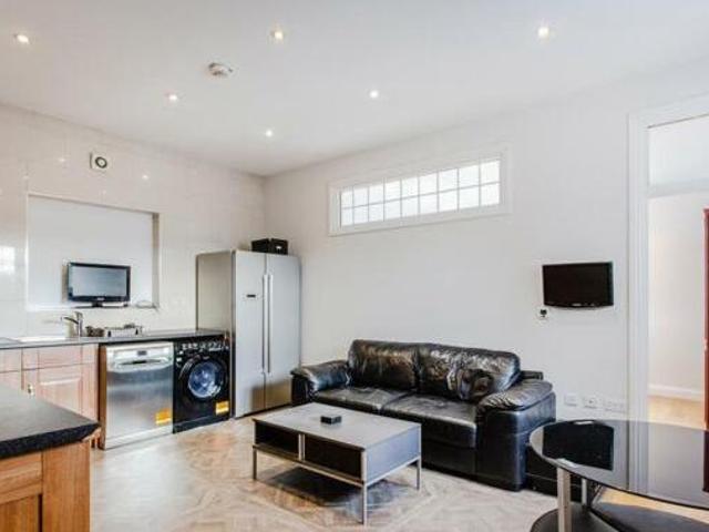 4 Bedroom Apartment For Rent In London