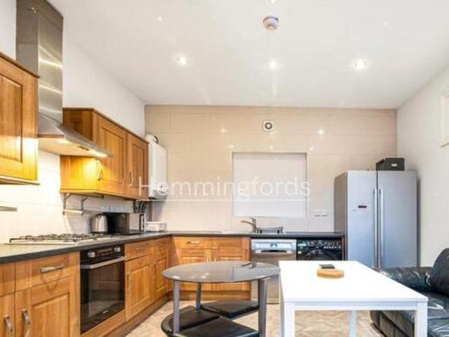 4 Bedroom Apartment For Rent In London