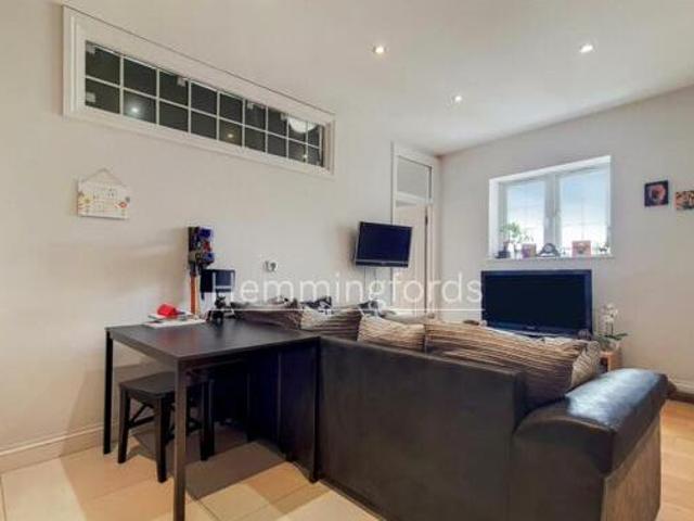 4 Bedroom Apartment For Rent In London