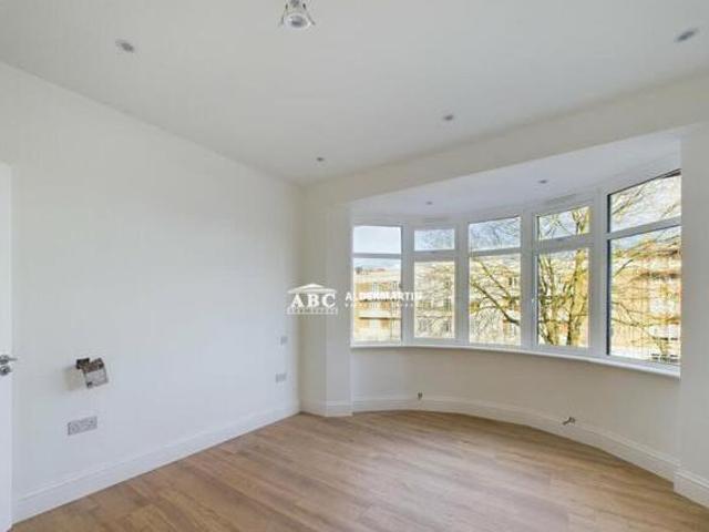 4 Bedroom Apartment For Rent In London