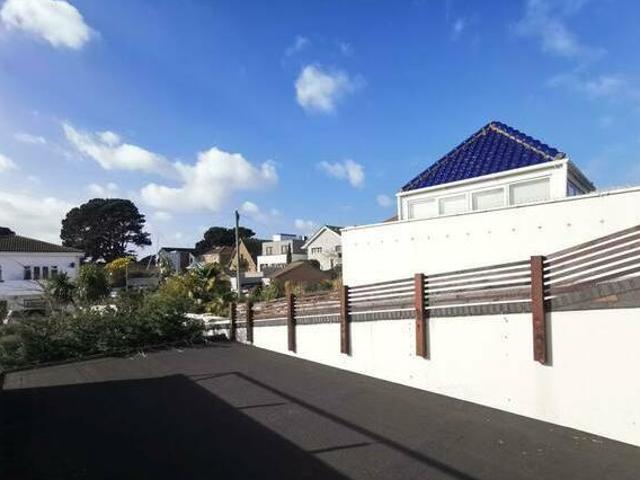 4 bedroom apartment for rent in Panorama Road POOLE BH13